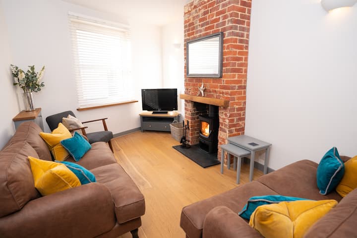 Immaculate 3 Bed Town House In The Heart Of Cowes - East Cowes Castle