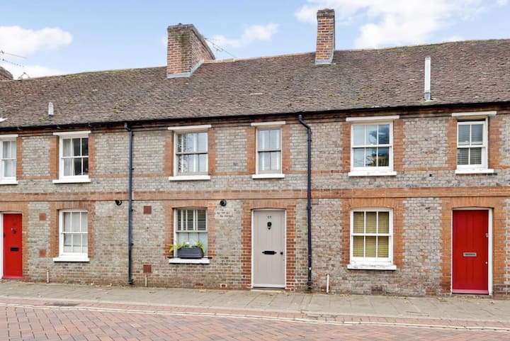 Beautiful Terraced Townhouse In Central Chichester - Chichester