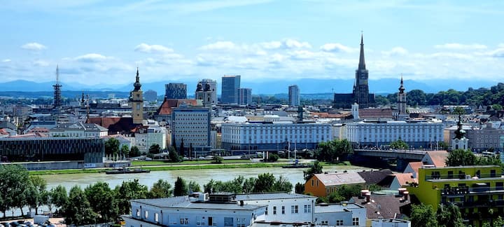Lichtdurchflutetes Appartement Mit Weitblick! - Linz