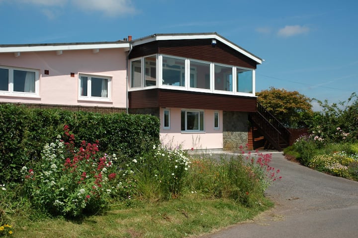 Bright & Spacious Cottage With Panoramic Views - Brecon