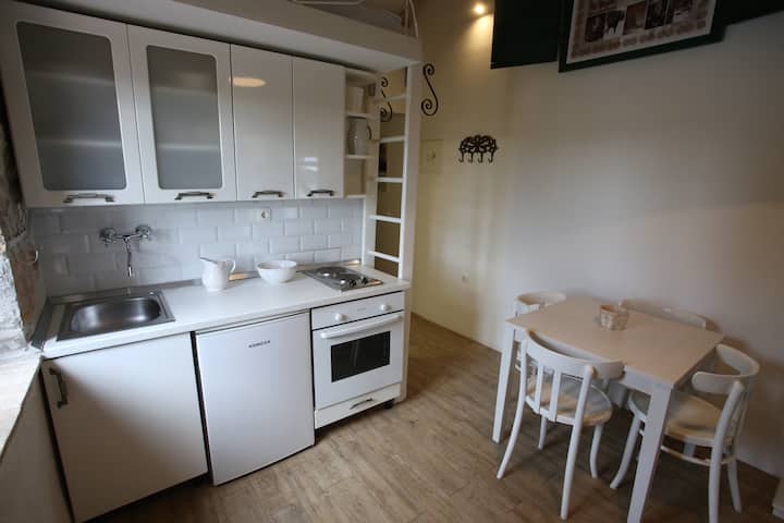 Seaview Studio Apartment Leo - Skradin