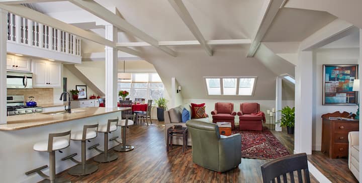 The Schoolhouse Loft - Decorah, IA