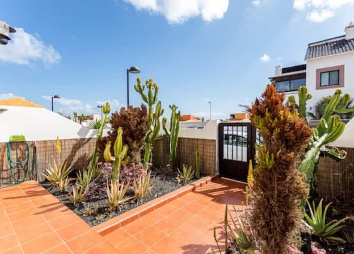 Habitación, 1 O 2 Personas Con Baño Privado. Pool. - Corralejo