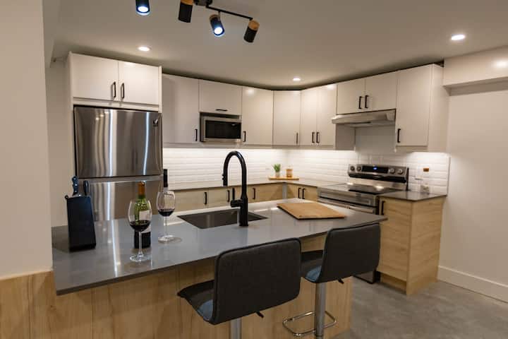 Appartement Neuf - Métro Sauvé (Ahuntsic) - 몬트리올