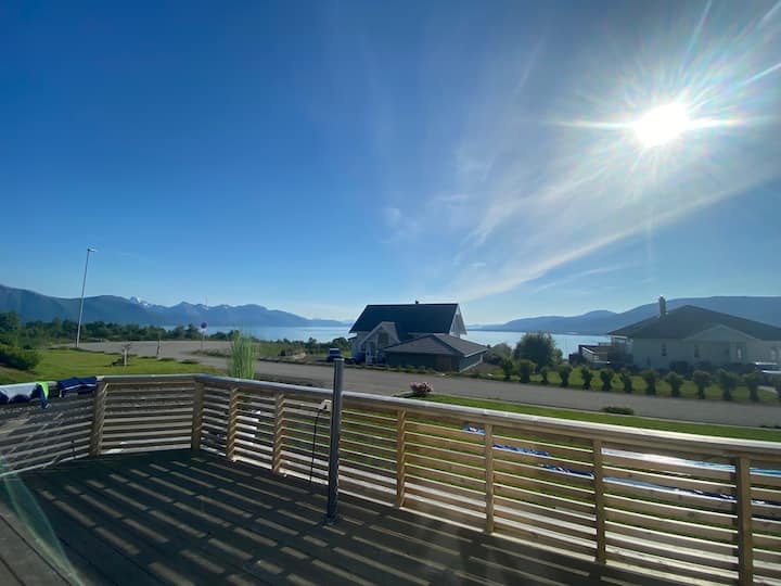 Enebolig Med Ute Stue Og Boblebad På Strand - Sortland