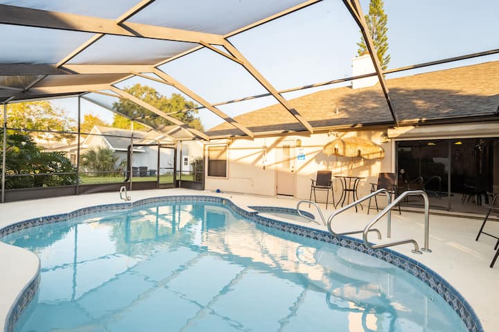 Spacecoast Oasis Coverheated Pool Peaceful Retreat - Titusville, FL