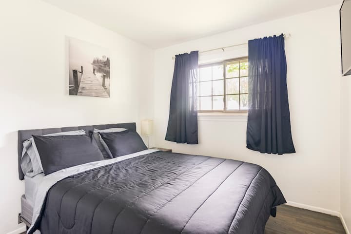 Cozy Room In Canton - Westland, MI