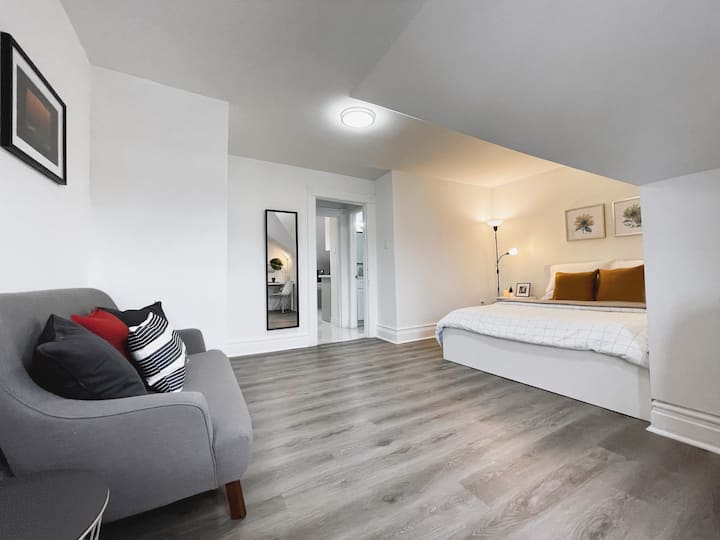 New Entire Unit Private Kitchen &Bathroom Downtown - Toronto