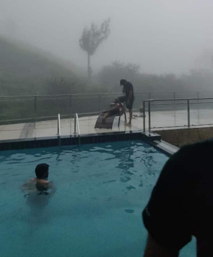 Munnar Amazing  Luxury Property With Pool - Munnar