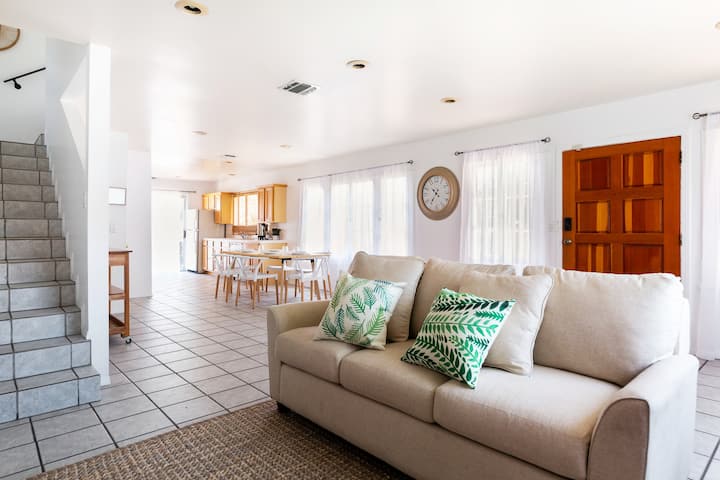 Central La Holiday Haven For Groups & Families - Los Angeles, CA