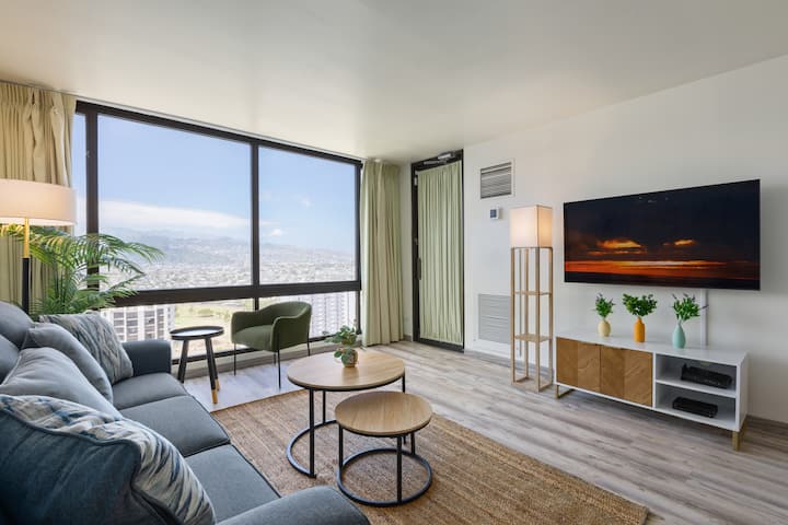 High Floor Suite - A Block Away From Waikiki Beach - Lanikai Beach, HI