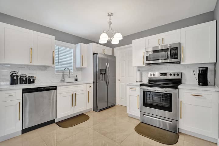 Luxury 3bd/2ba Near Beach & Las Olas - Plantation, FL