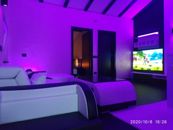 Luxurysuite Mit Pool Für 2 - 4 Personen - メラノ