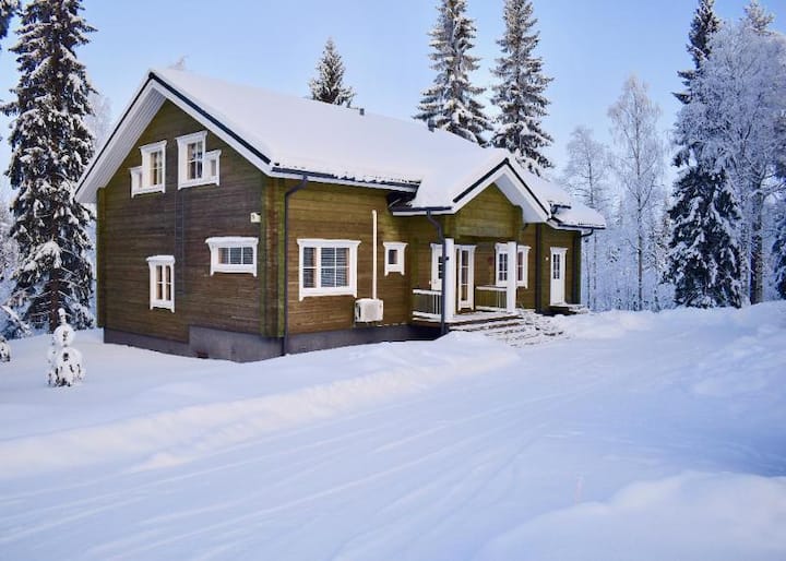 Tunnelmallinen Hirsihuvila, Jossa Sisäporeallas - Sotkamo