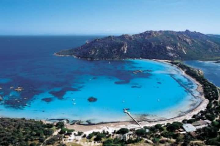 Rez De Jardin Proche De La Baie De Santa Giulia - korsika