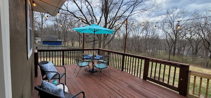 Secluded Retreat In The City With 2 Bedroom - Kansas City, MO
