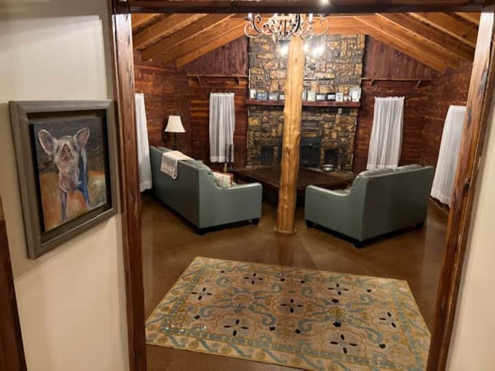 St. Eustace Family Lodge - Mount Magazine State Park, Paris