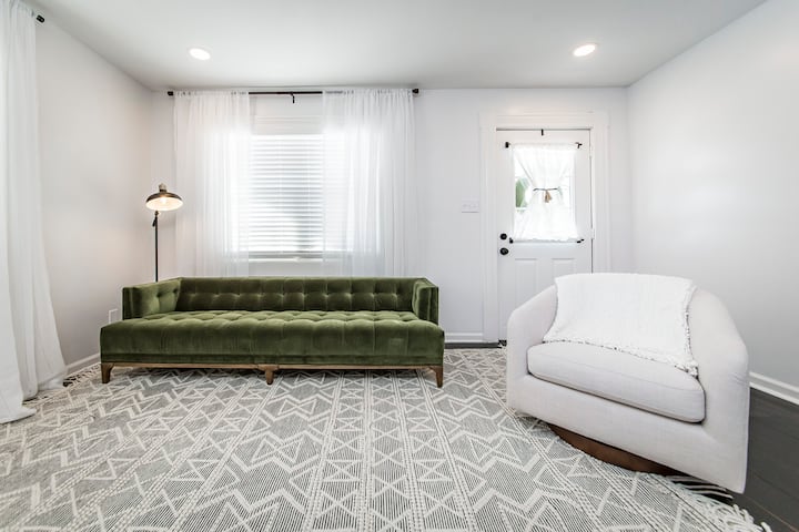 Retro Yet Modern Bungalow - Little Rock, AR
