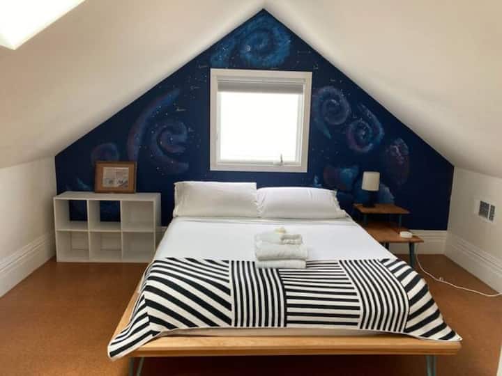 Moon Loft - Private Room In Coolest Urban Oasis - Houston, TX