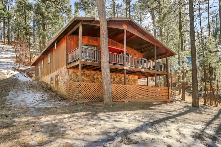 Enjoy Ruidoso At Cora's Cozy Cabin! - Ruidoso, NM