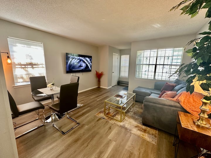 Modern Comfort 2 Br Midtown 2mins To Overton Park - Memphis, TN