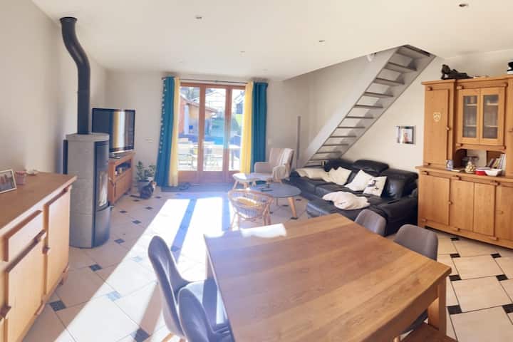 Quintal, Près D'annecy, Joli Triplex Au Calme - Rumilly