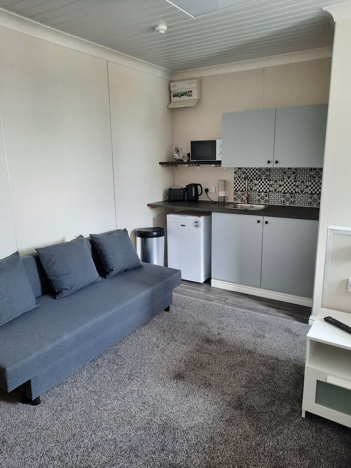 Comfortable Studio10 With En-suite And Kitchenette - Dumfries