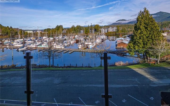 1 Bedroom Suite Overlooks Ucluelet’s Inner Harbour - Ucluelet