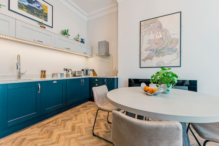 Lovely 2-bedroom Apartment With Stunning Terrace - Scarborough