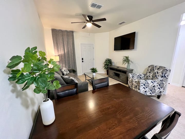 Cozy 2 Bedroom, 2 Bath Condo, 1 Block From Casino. - El Indio