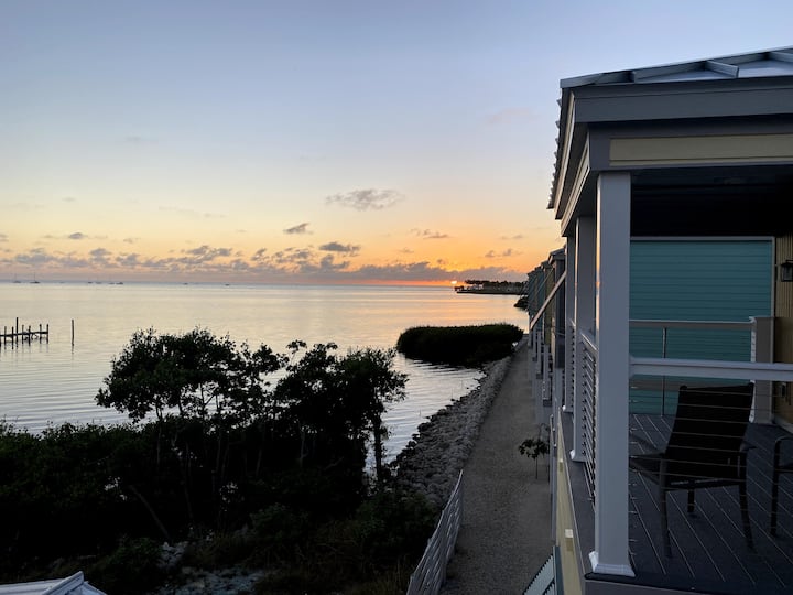 Beautiful Home With Water Views! - Bahamas