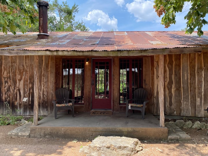 Crossland House: Your Favorite Romantic Getaway - With Hot Tub And Creek Access - Wimberley, TX