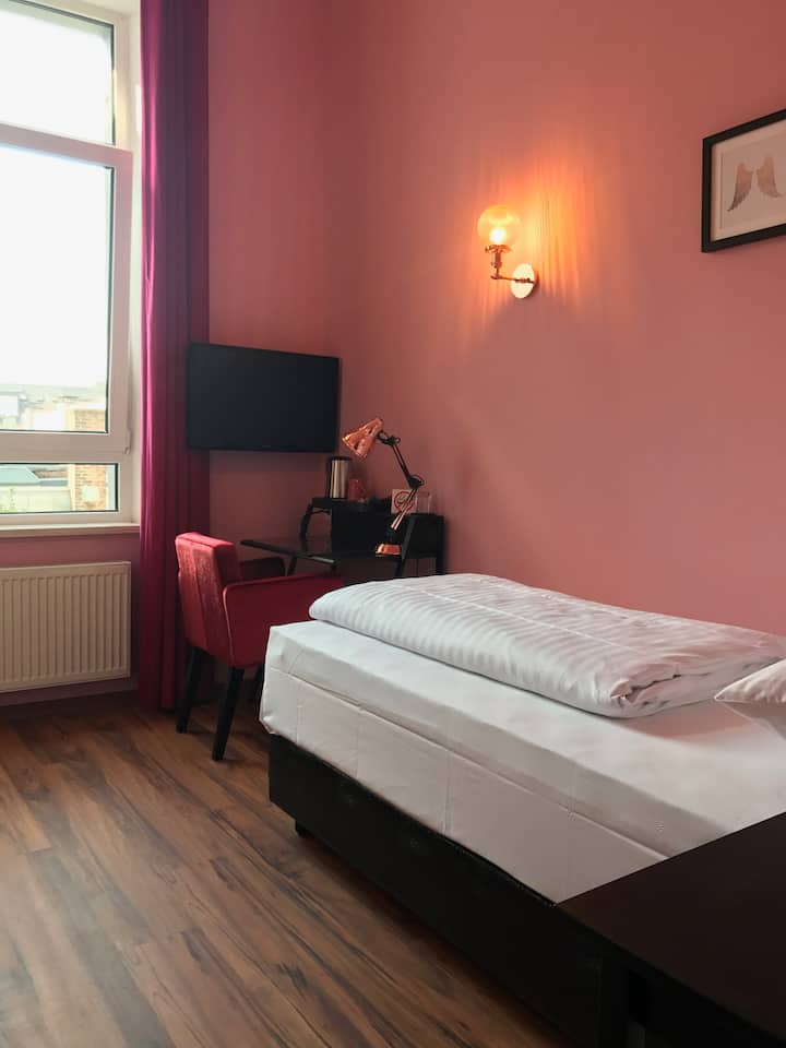 Charming Boutique Hotel Mystique Single Room - Bad Homburg