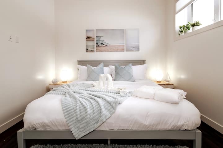 Beach Vibes | King Bed | Fireplace | Garage | Wifi - Edmonton, Canada