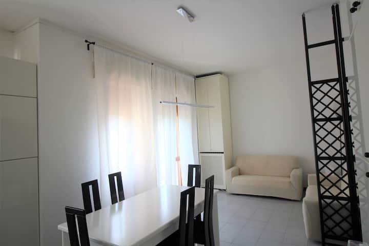 Large Shared Room-male Student- Nearby Iulm-naba - Milán