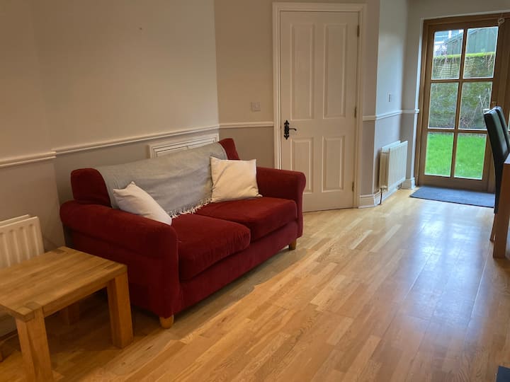 Cheerful 2 Bed Home In Naas, Near All Amenities - Naas