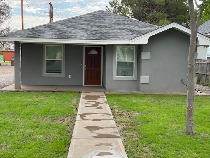 Loving, Cozy And Peaceful 2 Bedroom Home - Roswell, NM