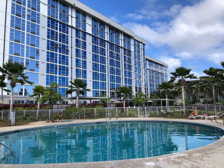 New Luxury Condo Convenient Location Free Parking - Hawaii