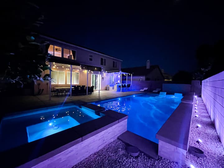 Coachella White House  Pool,master Suite,game Room - Coachella, CA