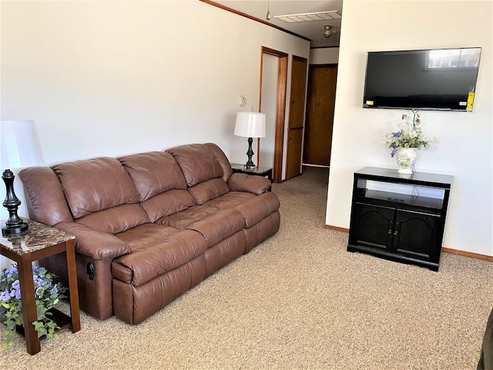 Family Home In Desirable Rose District - Broken Arrow, OK