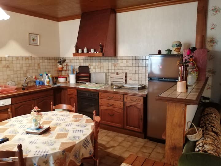 Maison De Campagne Au Bord D'un éTang - Thiviers