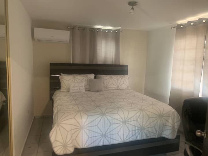 Hermoso Y Comodo  Apartamento Con Estacionamiento - Caguas