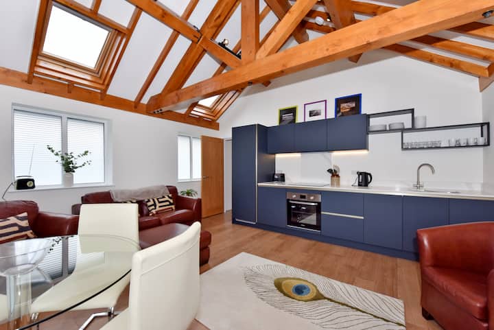 Stylish Marlow Apartment With Parking - 馬洛
