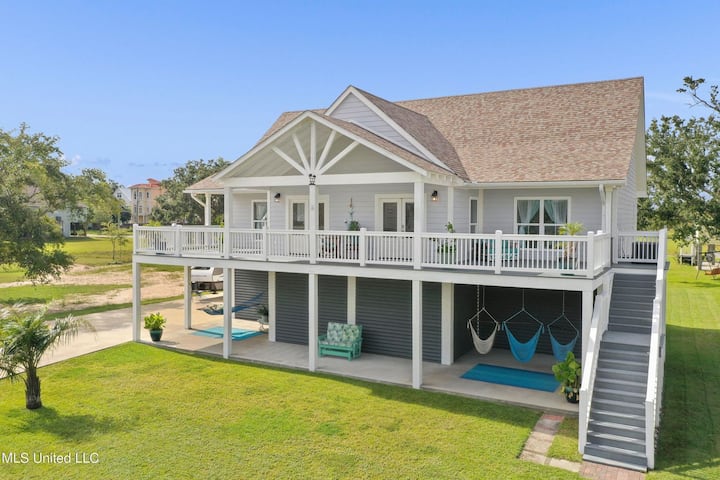 Lollie & Pops Beach House - 1 Block To The Beach - Pass Christian, MS