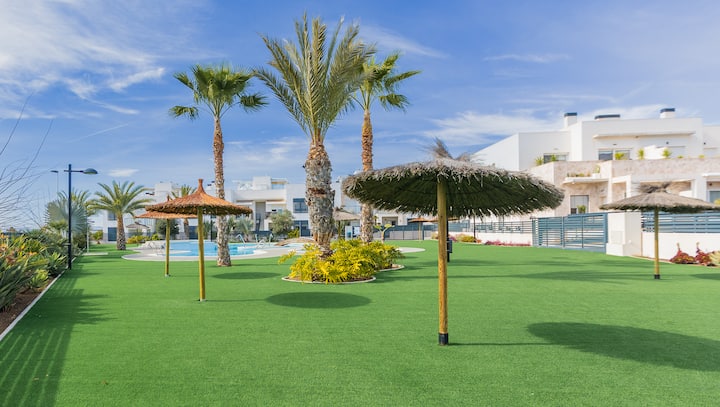 Breezes. Valoisa Huoneisto Ja Upea Uima-allasalue - Torrevieja