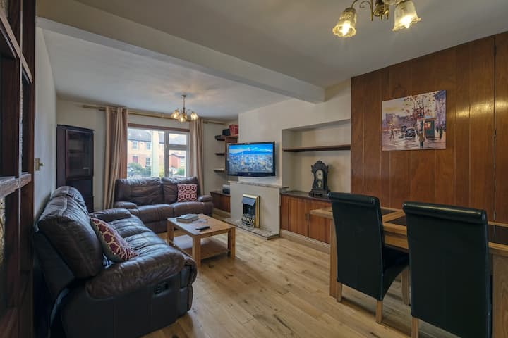 Charming 5 Bedroom Family Home, With Free Parking. - Dublin