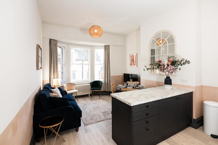 Stylish Grade Ii Listed 2 Bed Flat W. Roof Terrace - Salisbury