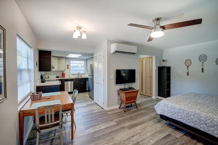 Safety Harbor Pied-a-terre Studio - Safety Harbor, FL