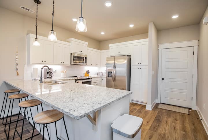 Oasis While You Call The Hogs! - Fayetteville, AR