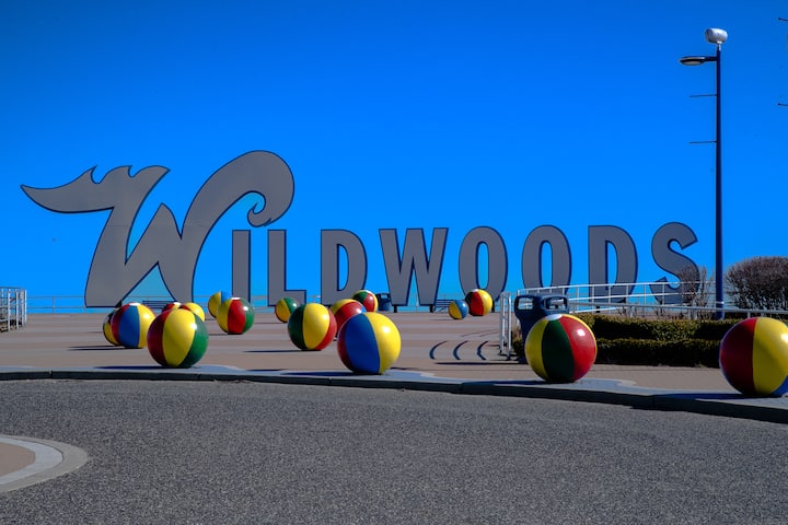 3br 2 Bath Condo, 2 Car, Linens Inc,
 5 Queen Beds - Wildwood, NJ